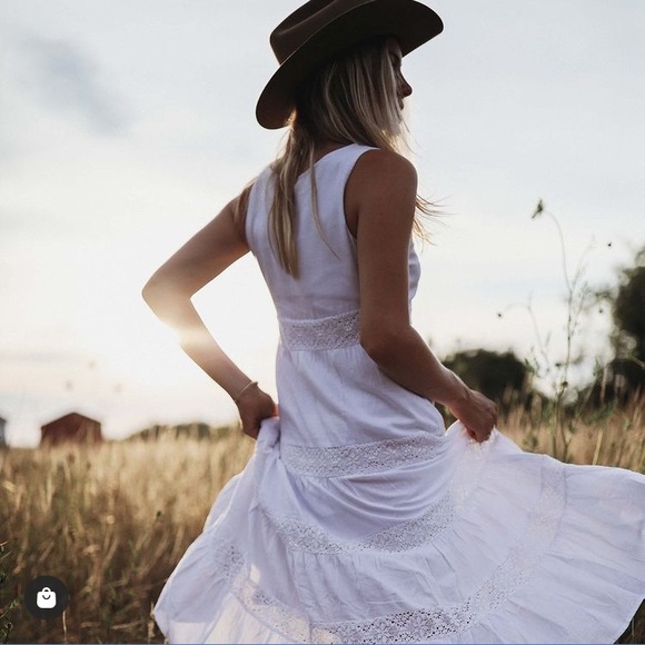 Stetson | Dresses | Stetson White Linen Sleeveless Gathered Tier Dress ...
